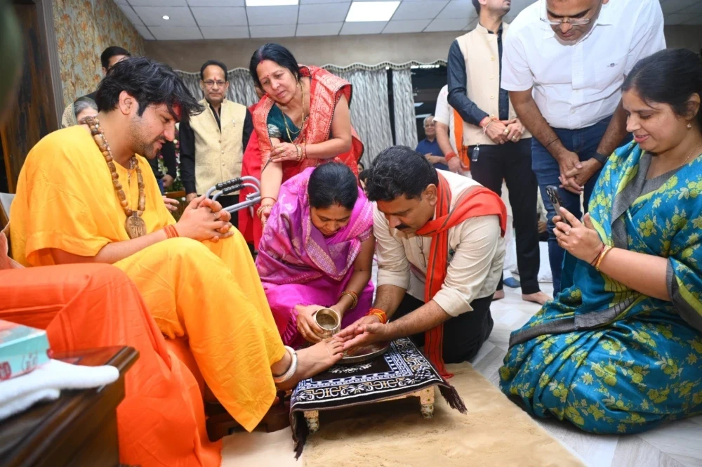 Bageshwar Baba Dhirendra Shastri's Chhattisgarh Visit: Grand Gathering ...