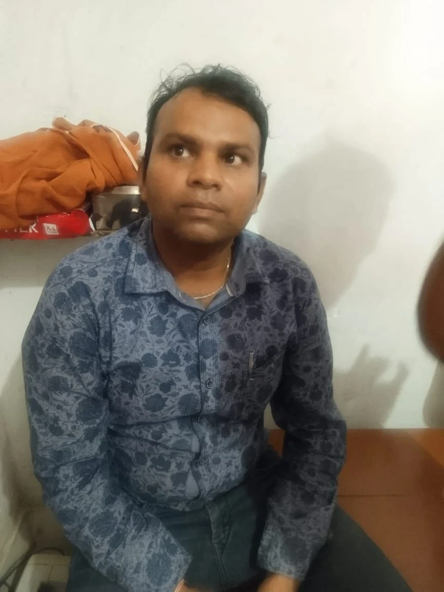 CG Breaking : राजस्व रिकार्ड में टोप सिंह को बना दिया तोप सिंह...त्रुटि सुधारने पटवारी ले रहा था ...